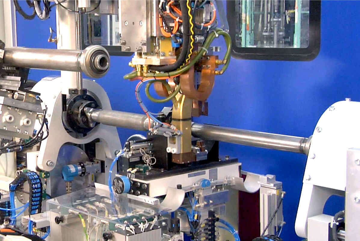 Balancing system: Just-in-sequence production of passenger car drive shafts