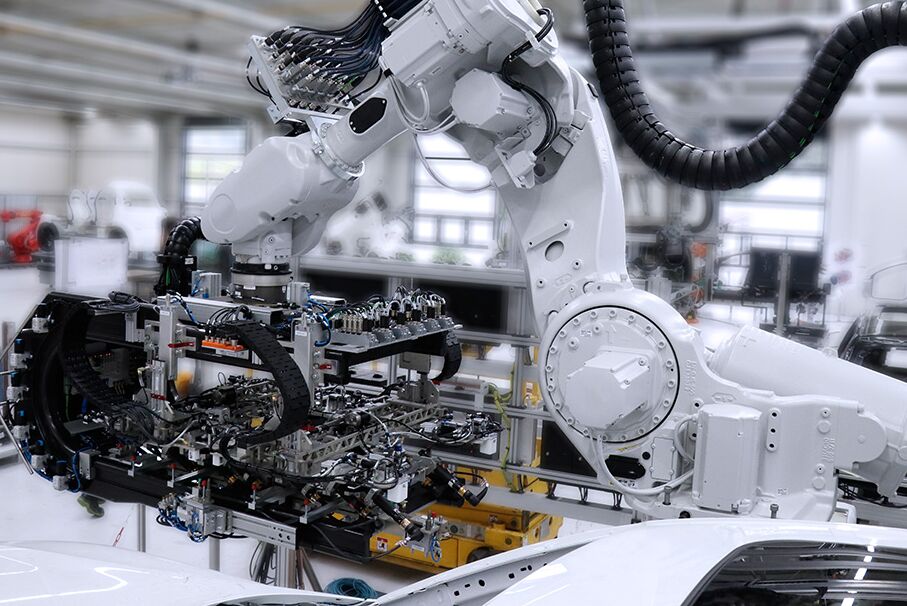 Sliding roof assembly: Integration in the fully automated process