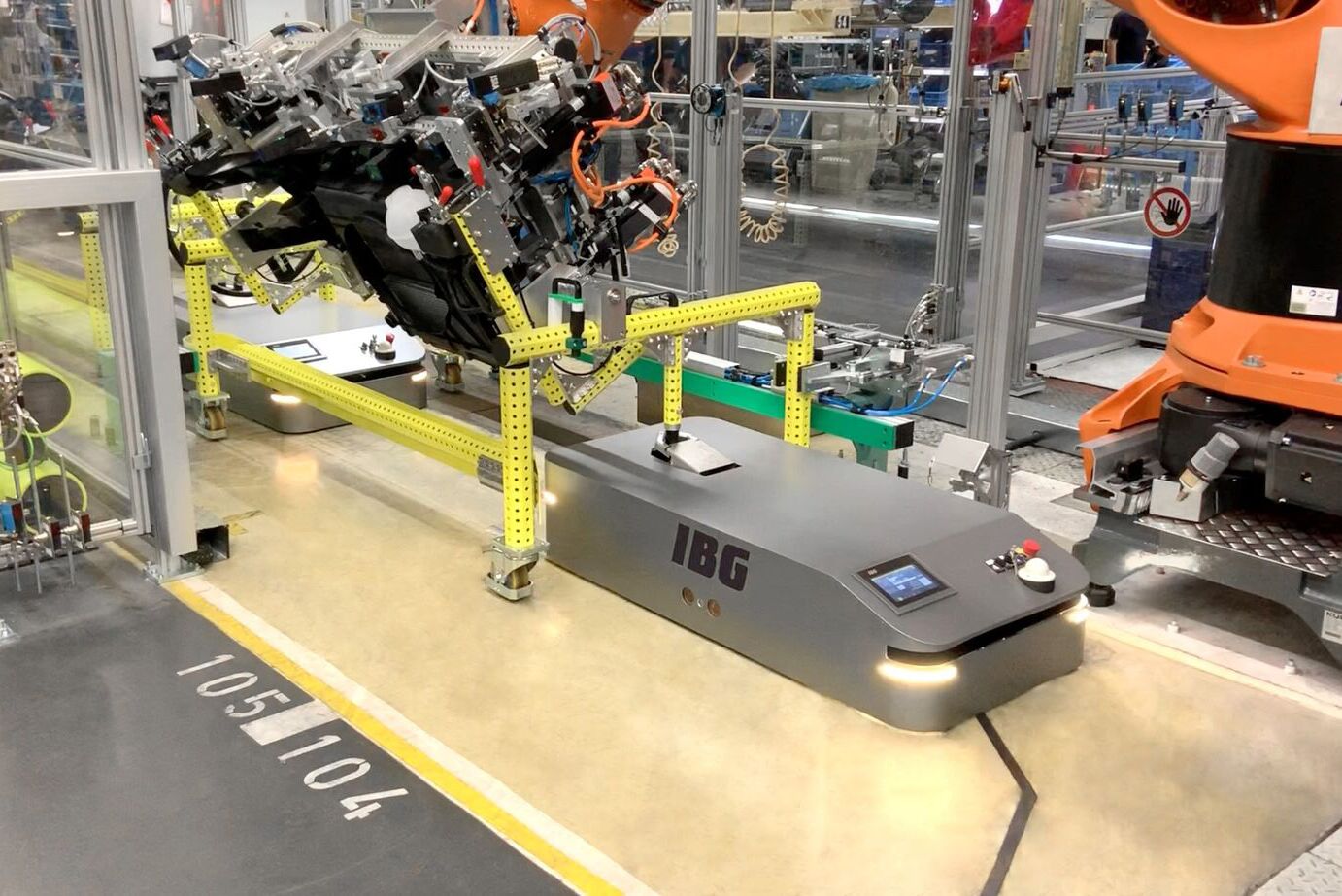 FC Slim: automatic transport of non-powered load carriers
