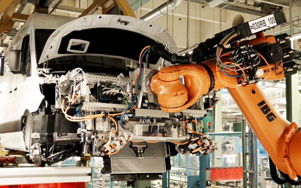 Assembly systems: Tailor-made, intelligent production systems